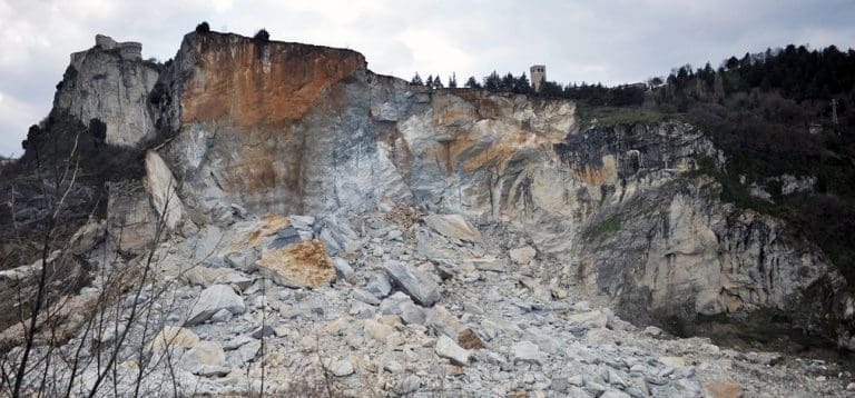 Rock fall and topple landslides - Sisgeo